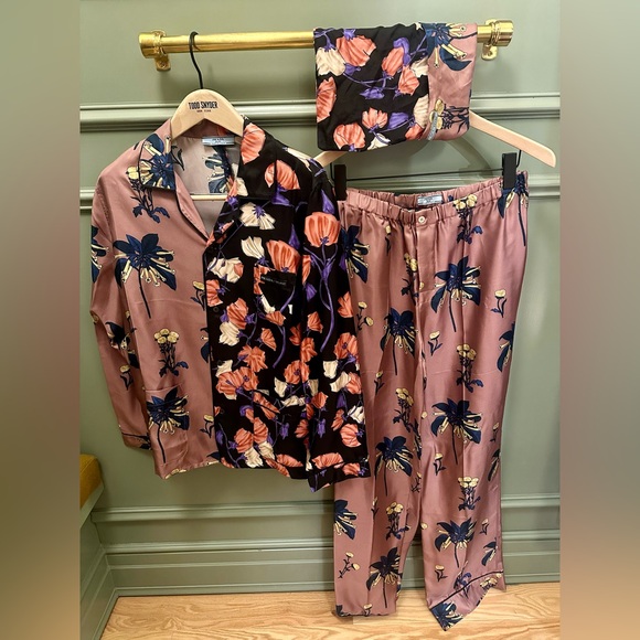 Prada | Intimates & Sleepwear | Pijama De Seda Prada Resort 208 | Poshmark